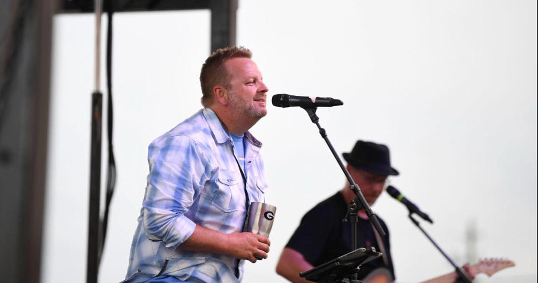 Lloyd - 95.7 The Mix